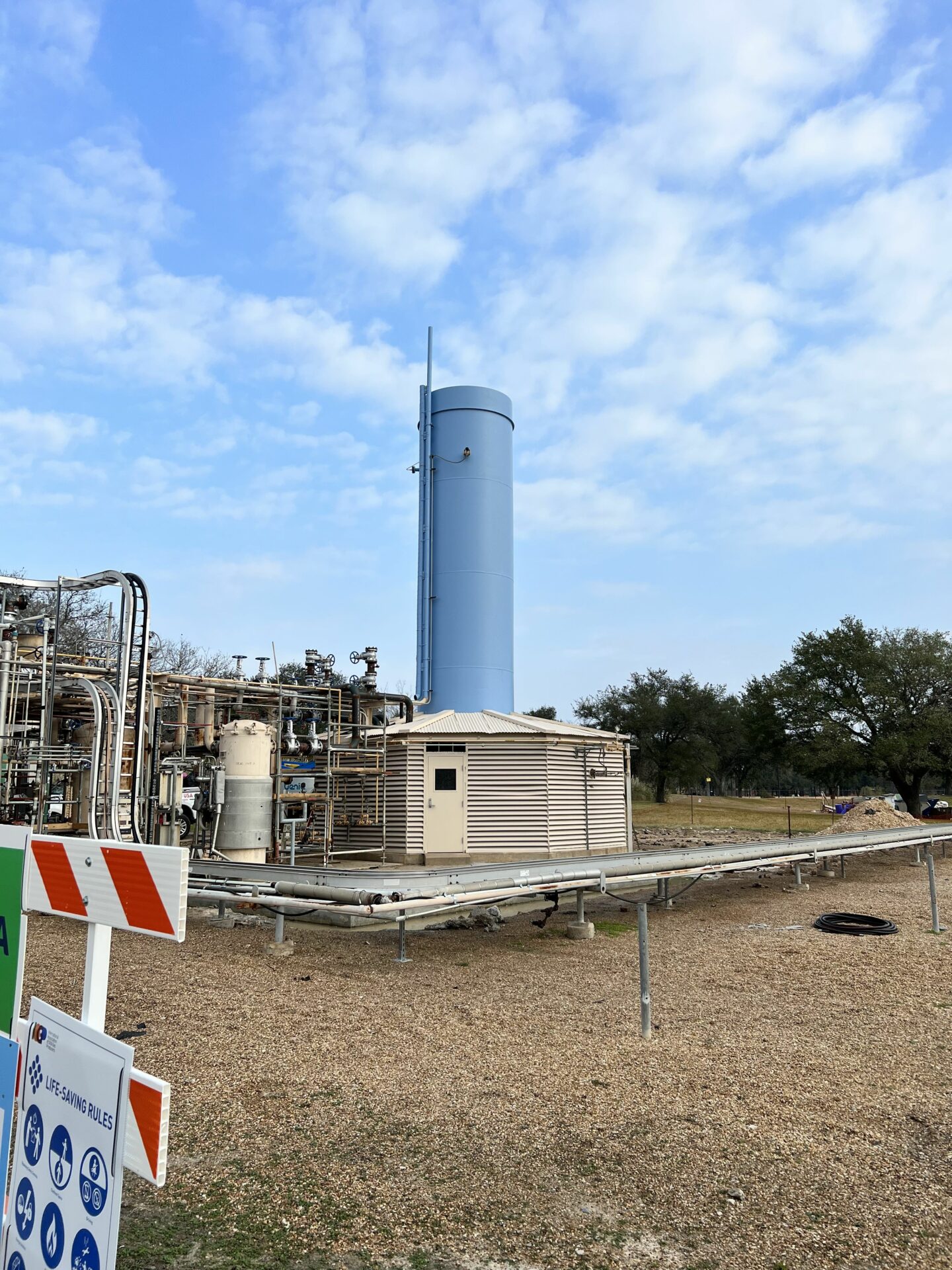 Skanska Revitalizes Shell Tech Center's Methane Flare Tower in Houston, TX